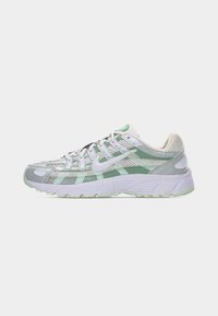 Nike Sportswear P 6000 SE UNISEX - Sneakers laag - white/steam/barely ...