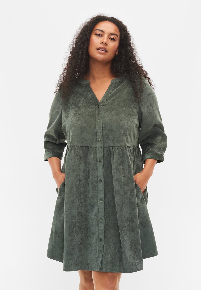 Zizzi MIT 3/4 ÄRMELN UND KNOPFLEISTE - Day dress - deep forest/green ...
