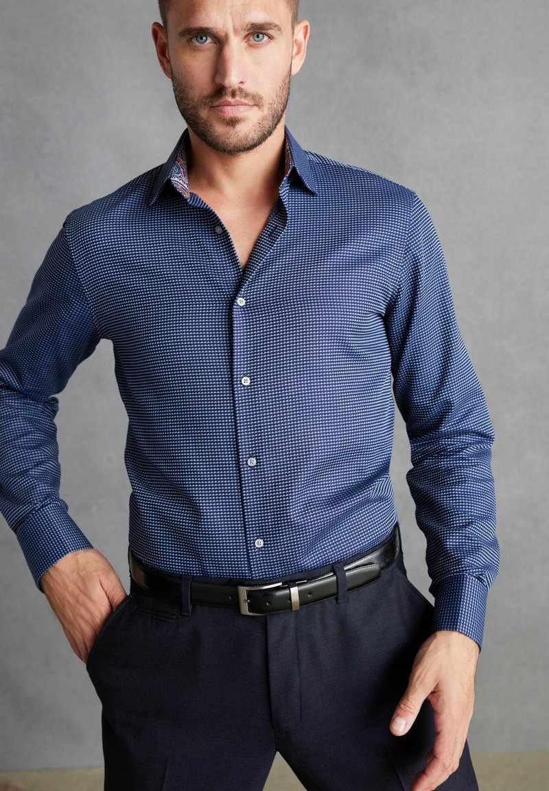 Next SIGNATURE TRIMMED DOUBLE CUFF - Shirt - navy blue/blue - Zalando