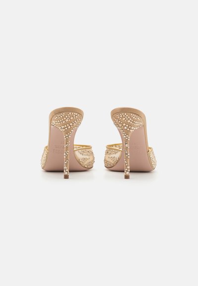 GEDEBE ARYA MULE - Pantolette hoch - nude/golden shadow/goldfarben ...