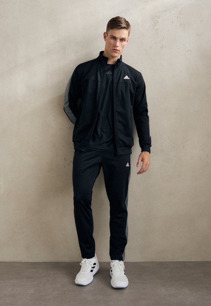 adidas Sportswear SPORTSWEAR SMALL TRICOT COLORBLOCK TRACK SUIT - Tuta ...