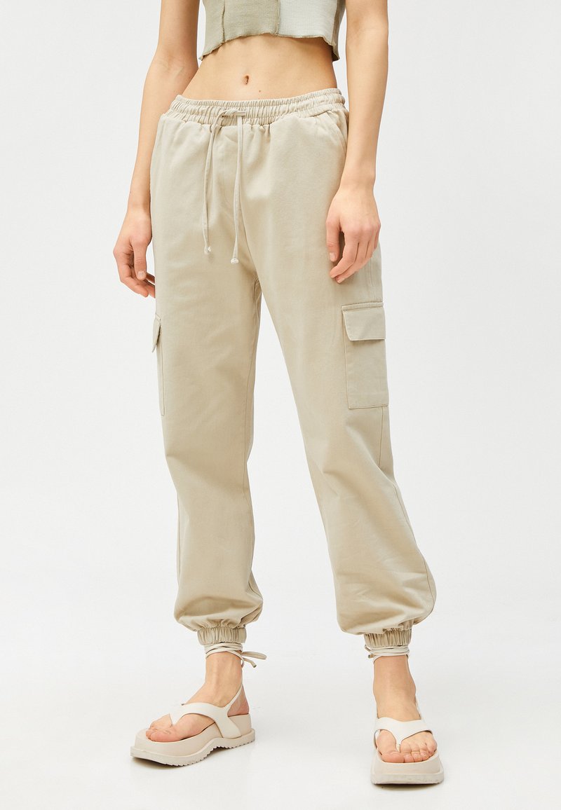 Koton POCKET DETAIL ELASTIC WAIST - Cargohose - stone/stein - Zalando.de