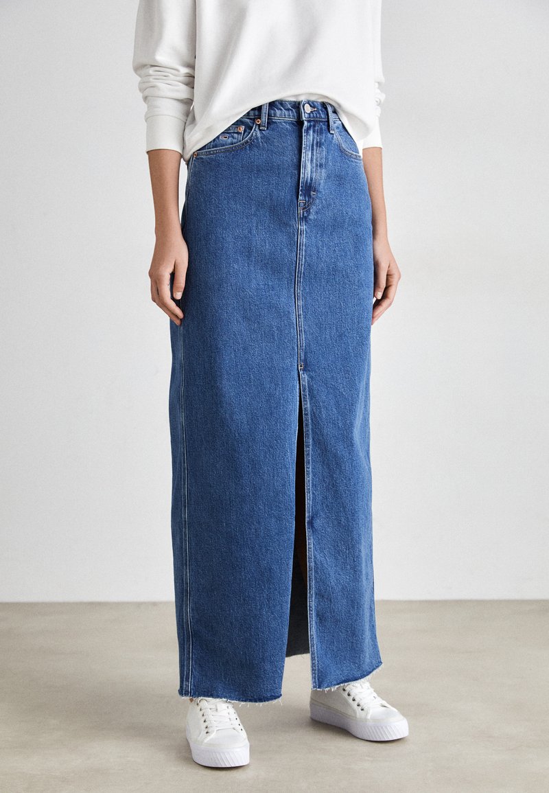 Tommy Jeans CLAIRE MAXI SKIRT - Jupe en jean - denim medium/denim bleu - ZALANDO.FR