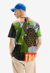 Desigual PATCHWORK MOTIF - T-shirt print - multi coloured/meerkleurig ...