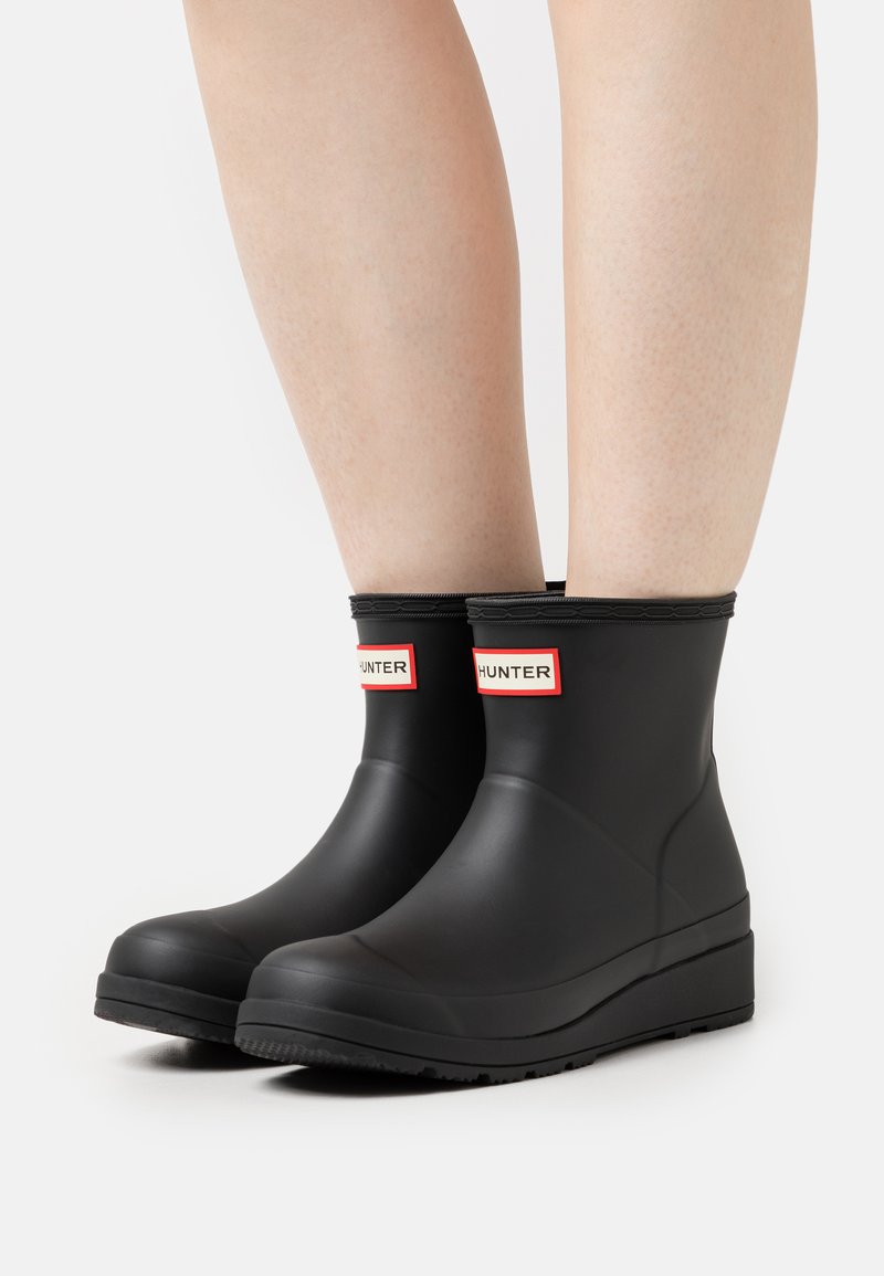 Hunter ORIGINAL PLAY SHORT BACKSTRAP BOOT - Classic ankle boots - black ...