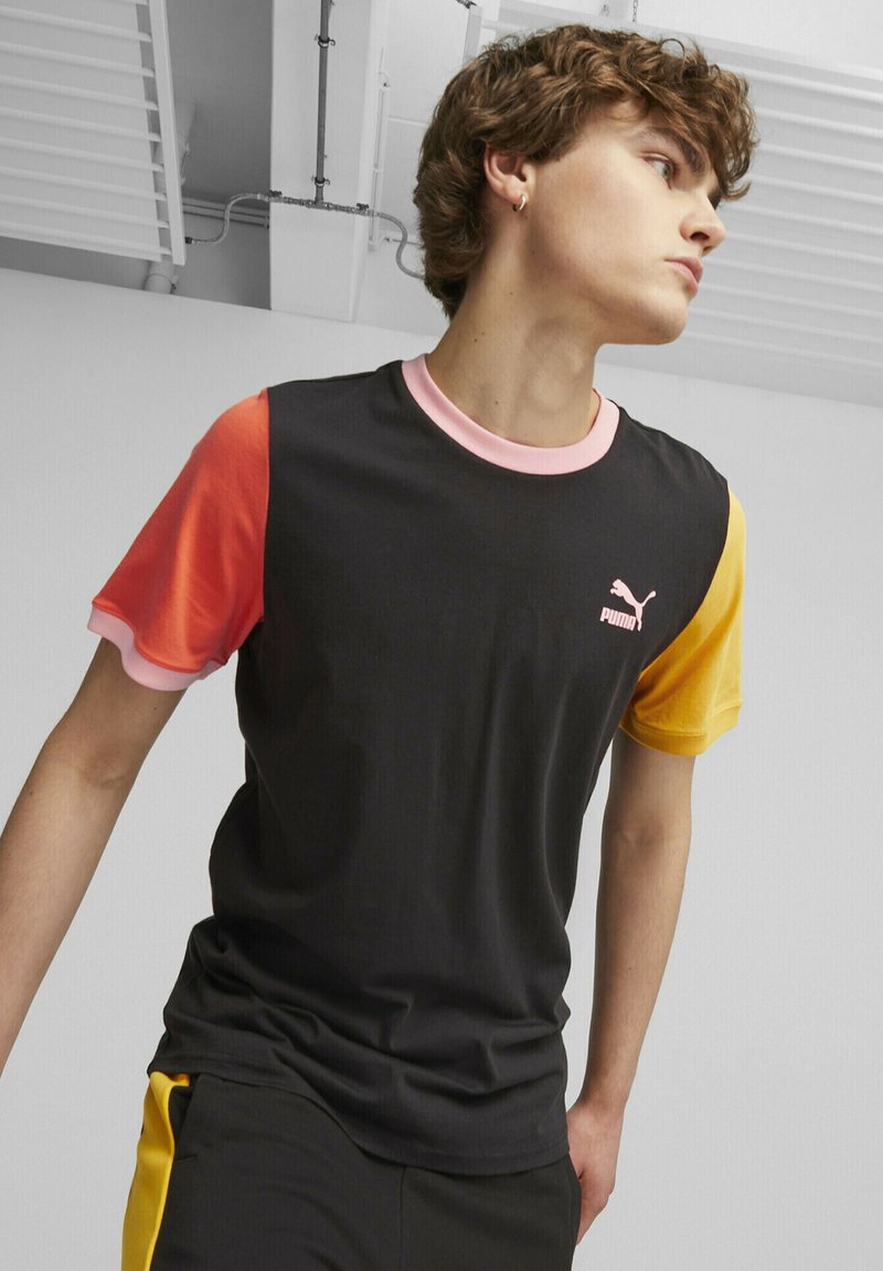 Puma CLASSICS BLOCK - T-shirts print - black hot heat/sort - Zalando.dk