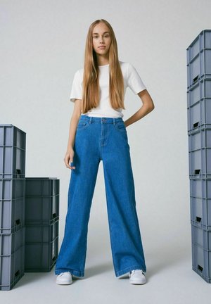 LMTD HIGH WAIST - Jeans Straight Leg - light blue denim/light-blue ...