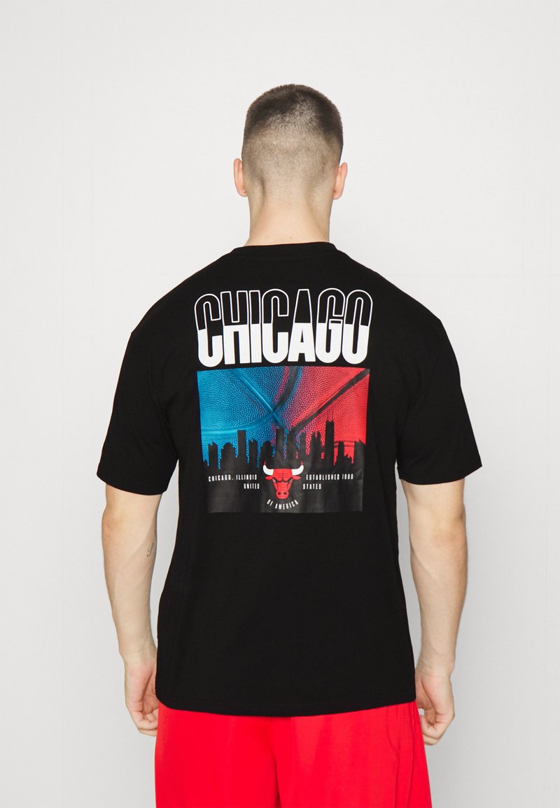 New Era NBA CHICAGO BULLS CITY OVERSIZE TEE - Klubové oblečenie - black/red/čierna - Zalando.sk