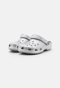 Crocs CLASSIC CROCSKIN - Sandaler - silver/sølvfarget - Zalando.no