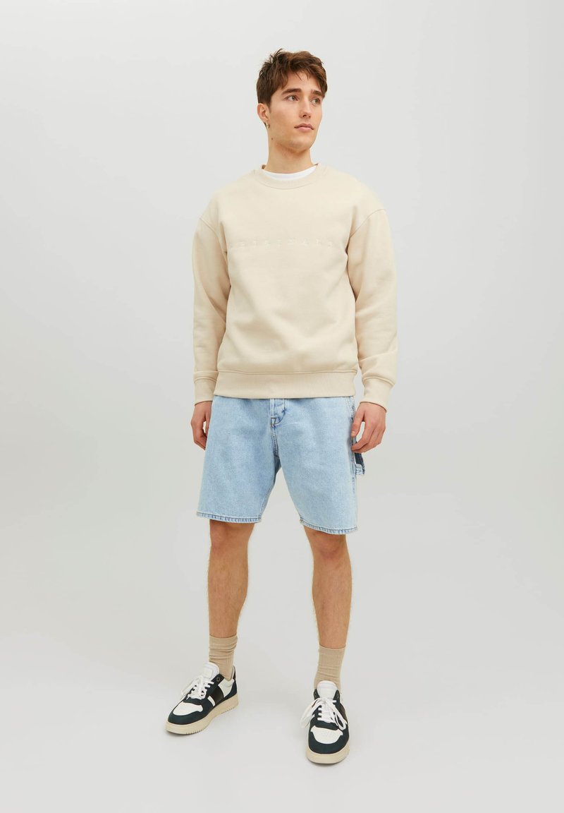 Jack & Jones JJITONY JJUTILITY CJ 491 SN - Denim shorts - blue denim ...