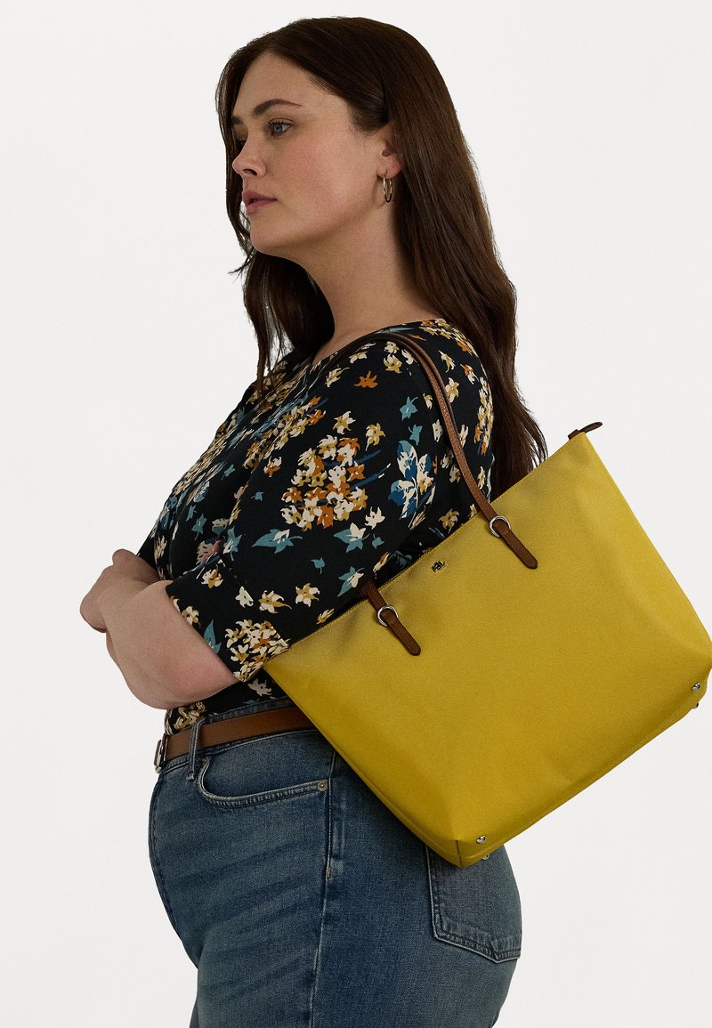Lauren Ralph Lauren MEDIUM KEATON TOTE BAG - Handbag - bright golden ...