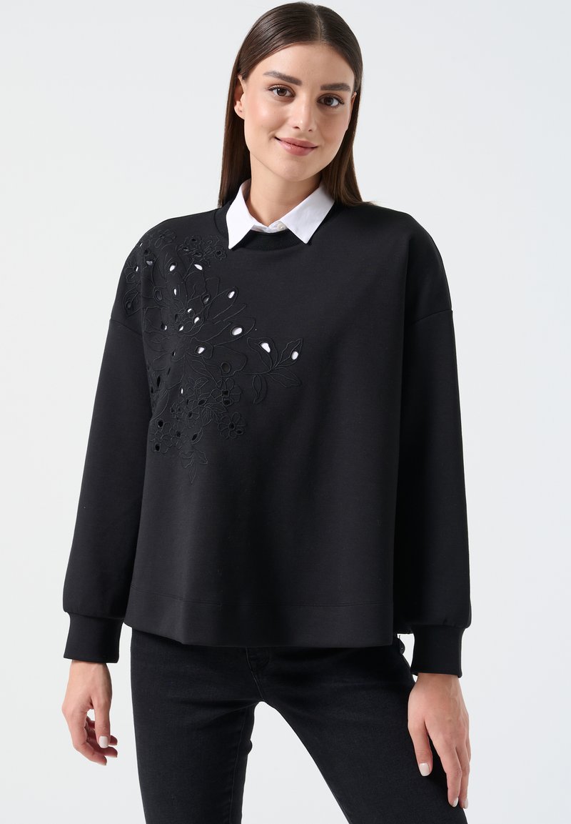 Jimmy Key LOOSE FIT CREW NECK FLORAL EMBROIDERED SWEATSHIRT - Sweater ...