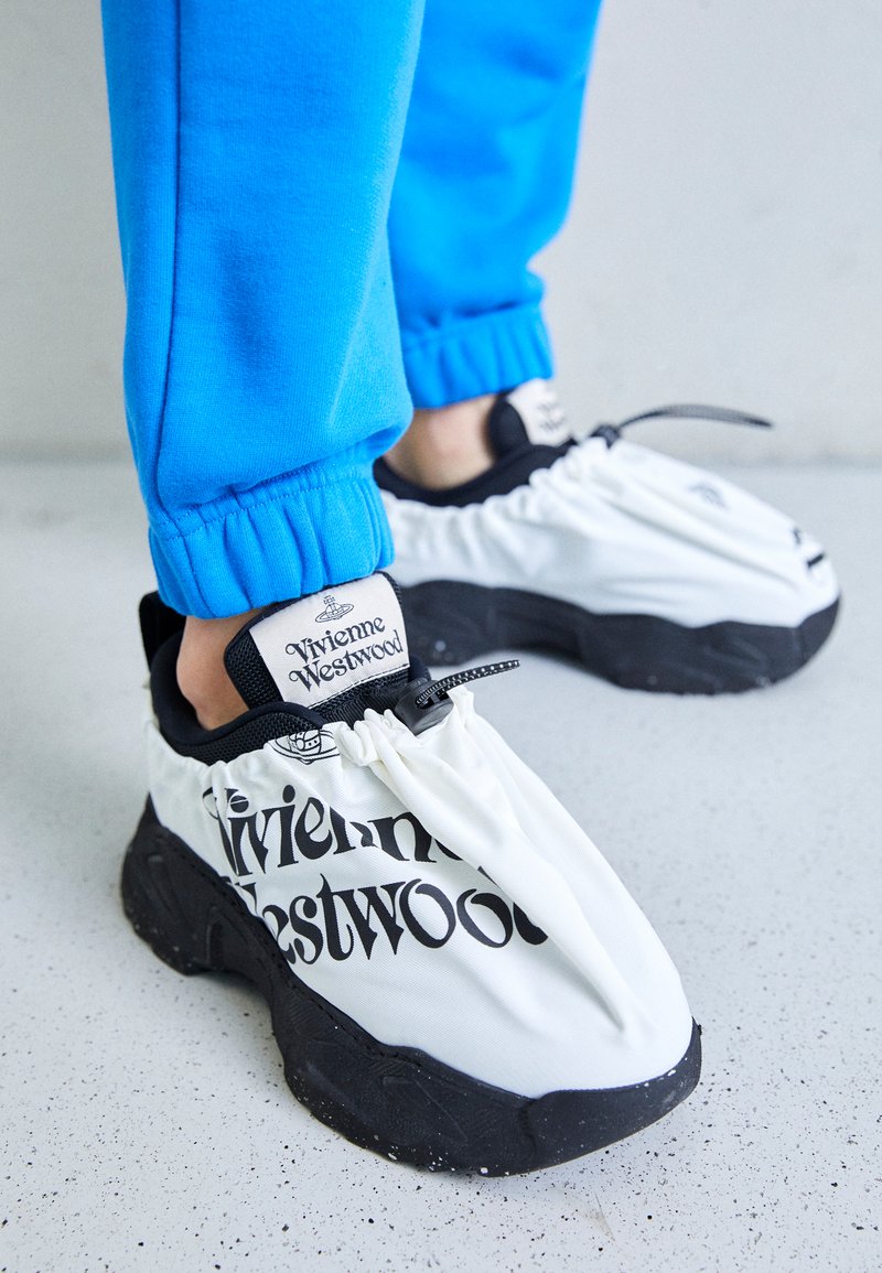 Vivienne Westwood ROMPER BAG TRAINER - Baskets basses - natural/blanc ...