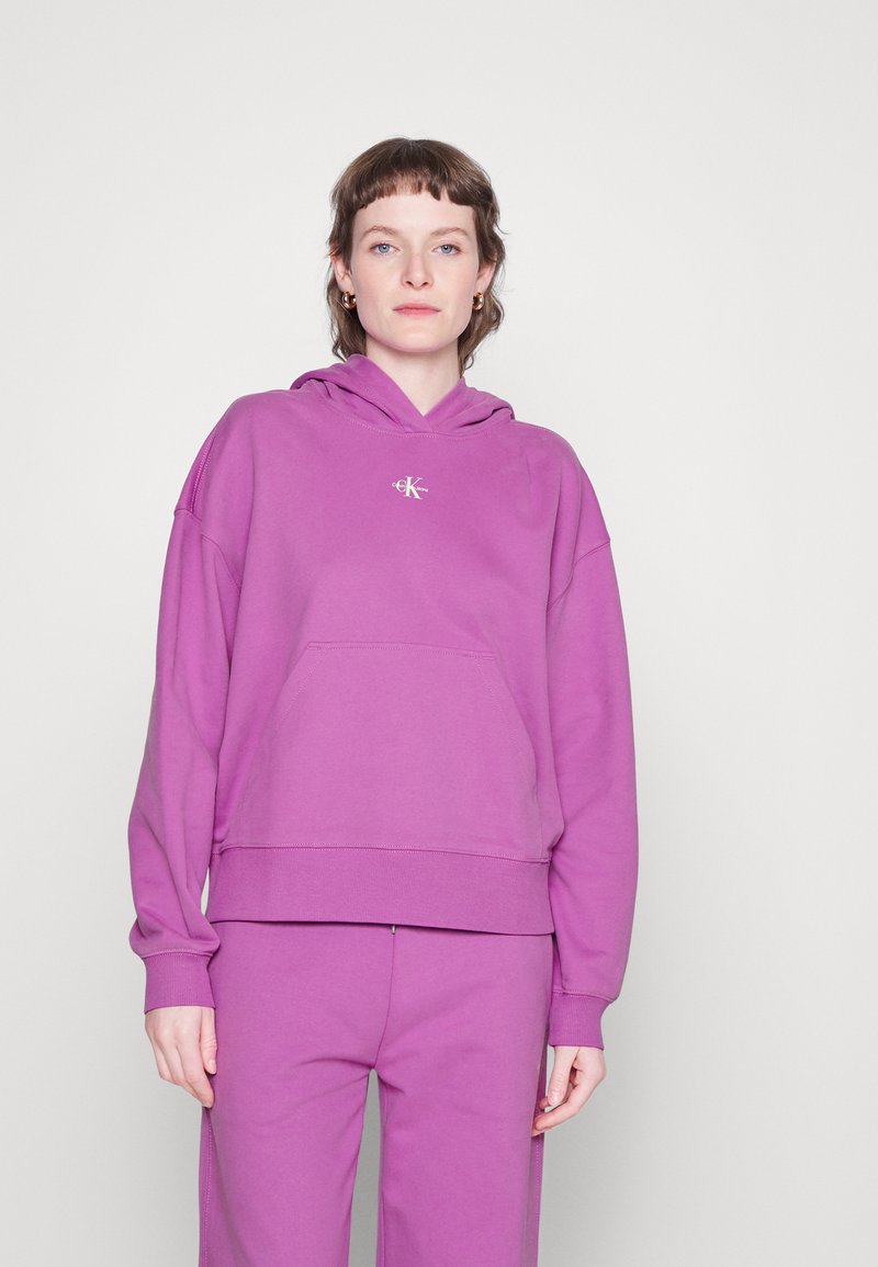 Calvin Klein Jeans MICRO MONOLOGO - Hoodie - iris orchid/lilac ...
