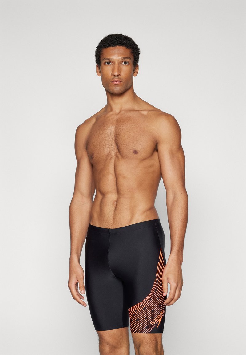 Speedo MEDLEY JAMMER - Swimming trunks - black/siren red/black - Zalando