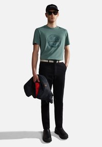 Napapijri BOLLO - T-Shirt print - green balsam/grün - Zalando