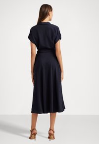 Lauren Ralph Lauren BELTED CREPE DRESS - Jurk - lighthouse navy/blauw - Zalando.nl