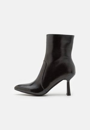 Next CHISEL TOE CHELSEA REGULAR WIDE FIT - Stivaletti - black/nero ...