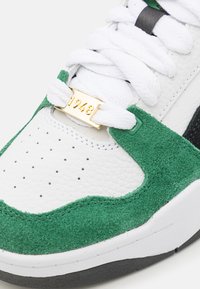 Puma SLIPSTREAM ARCHIVE REMASTERED UNISEX - Sneaker low - white/vine ...