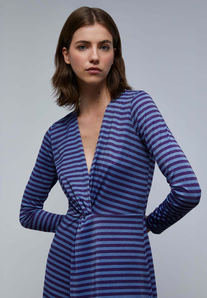 Scalpers KNOT - Day dress - blue stripes/blue - Zalando