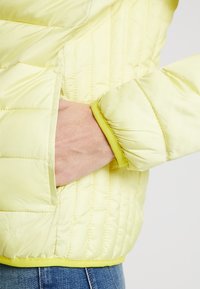 QS Übergangsjacke - yellow/gelb - (Pre-owned) - Zalando.at