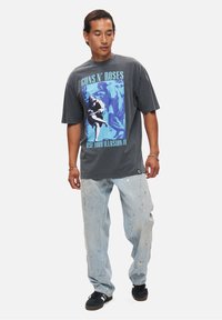 Re:Covered GUNS N' ROSES USE YOUR ILLUSION II - Printtipaita - washed ...