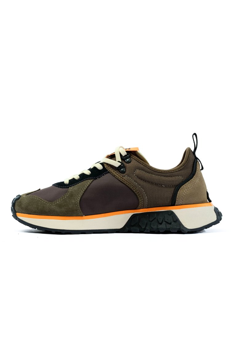 Palladium TROOP RUNNER UNISEX - Sneaker low - olive night/black/oliv ...