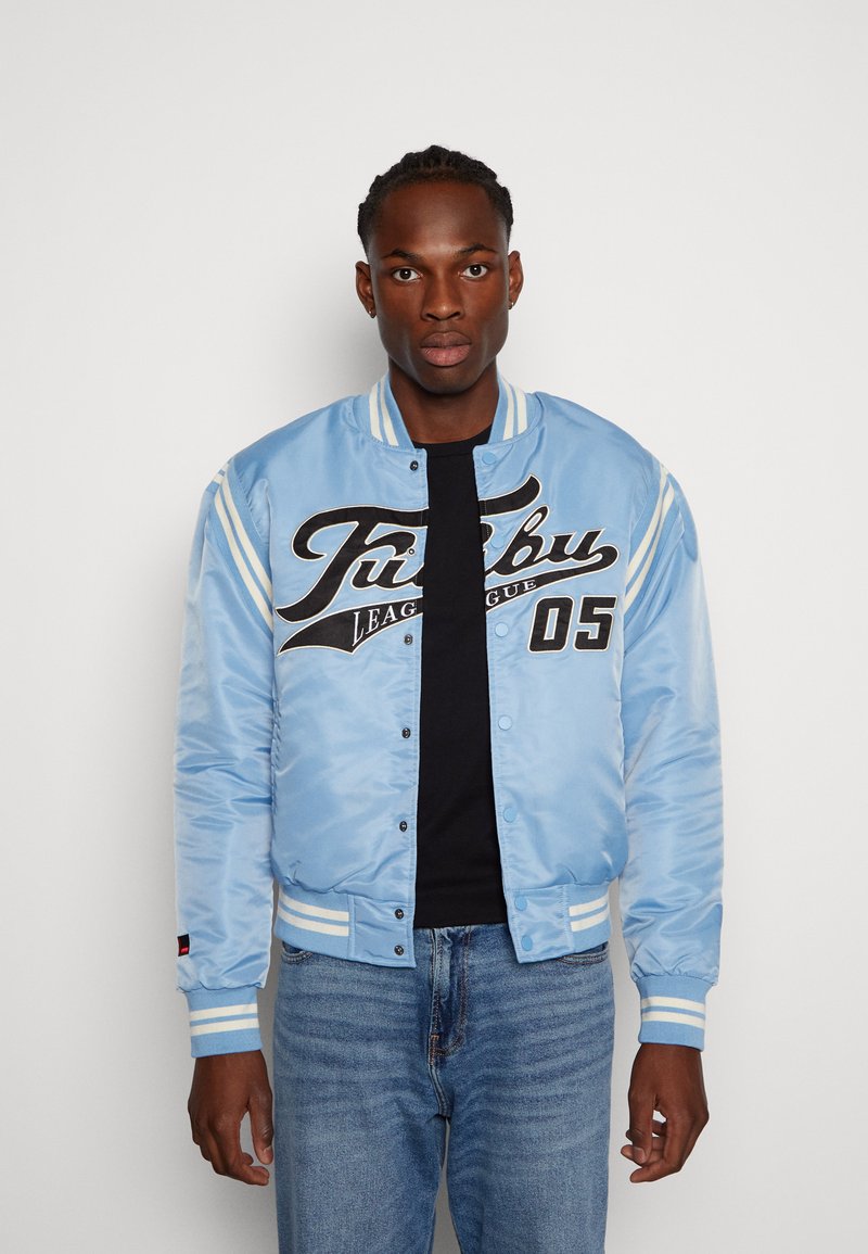 FUBU VARSITY COLLEGE JACKET - Bomberjacks - light blue/lichtblauw ...