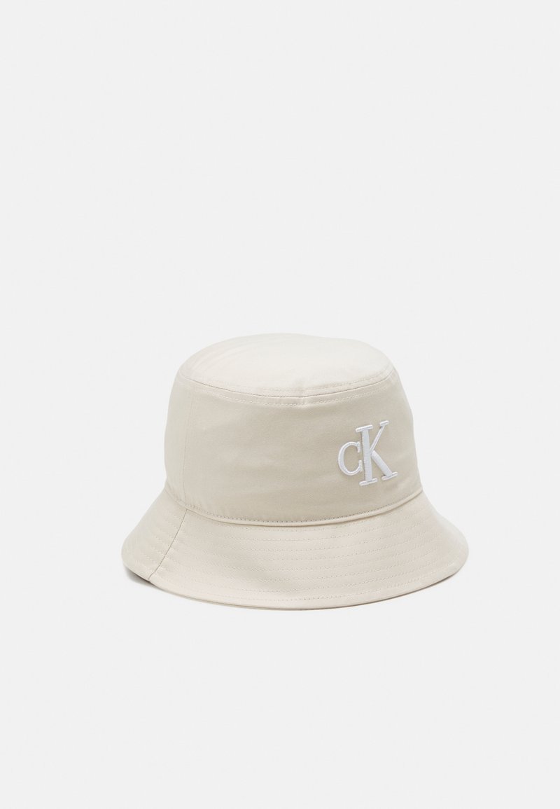 Calvin Klein Jeans ESSENTIAL BUCKET HAT UNISEX - Hat - tuscan beige ...