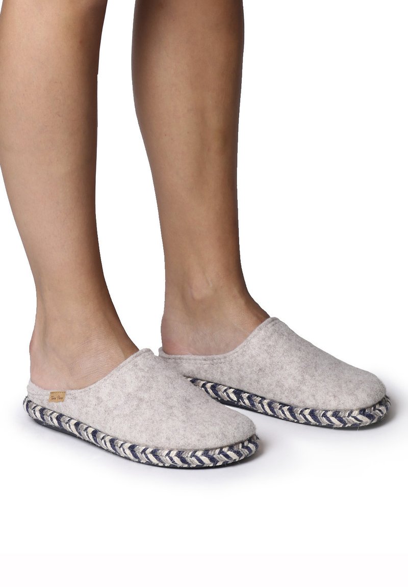 Toni Pons MIRI-FP - Tofflor & inneskor - cru/offwhite - Zalando.se