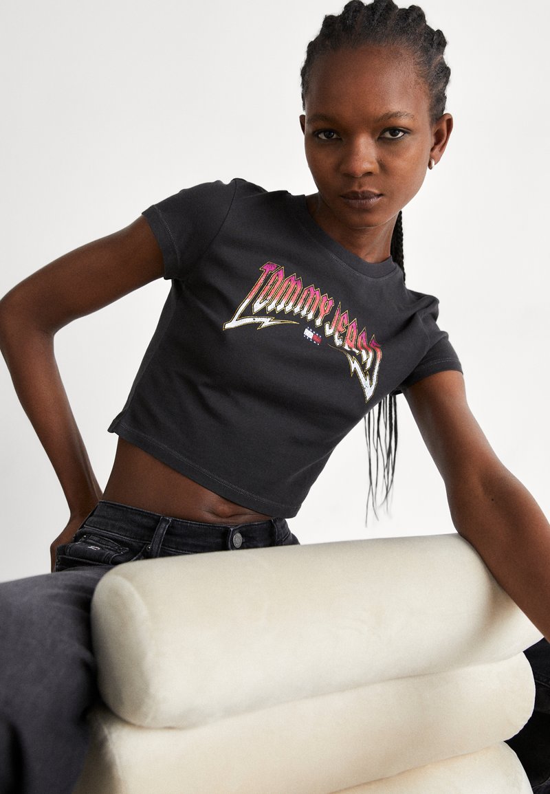 Tommy Jeans SLIM ROCK TEE - T-shirt imprimé - black/noir - ZALANDO.FR