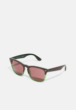 Ray-Ban STEVE UNISEX - Solglasögon - dark brown on green/brun - Zalando.se