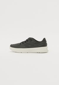 Crocs INMOTION PACER - Trainers - black/atmosphere/black - Zalando