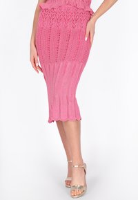 faina Pencil skirt - pink gold/pink - Zalando