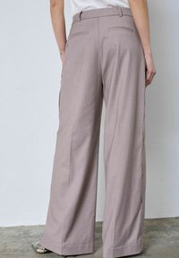 Co'couture MATTY WAVE SEAM - Trousers - mink/taupe - Zalando