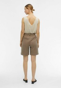 Object OBJLISA MW WIDE NOOS - Shorts - fossil/braun - Zalando.ch
