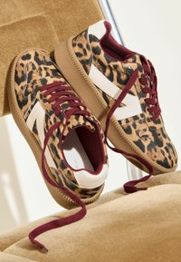 Friends Like These REGULAR FIT - LACE-UP RETRO GUMSOLE SPORTS TRAINERS ...