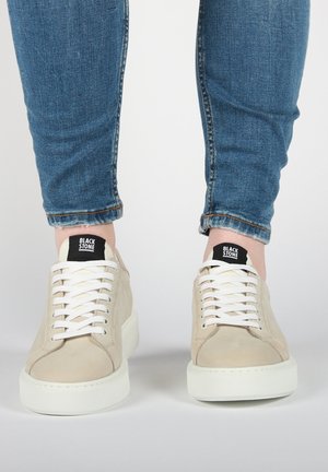Blackstone Baskets basses - off white/écru - ZALANDO.FR