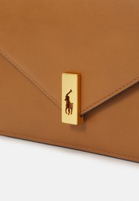 Polo Ralph Lauren PHONE TECH CASE - Handytasche - tan/braun - Zalando.de