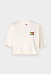 Tommy Jeans OVS CRP FLAG - Print T-shirt - ancient white/white - Zalando.ie