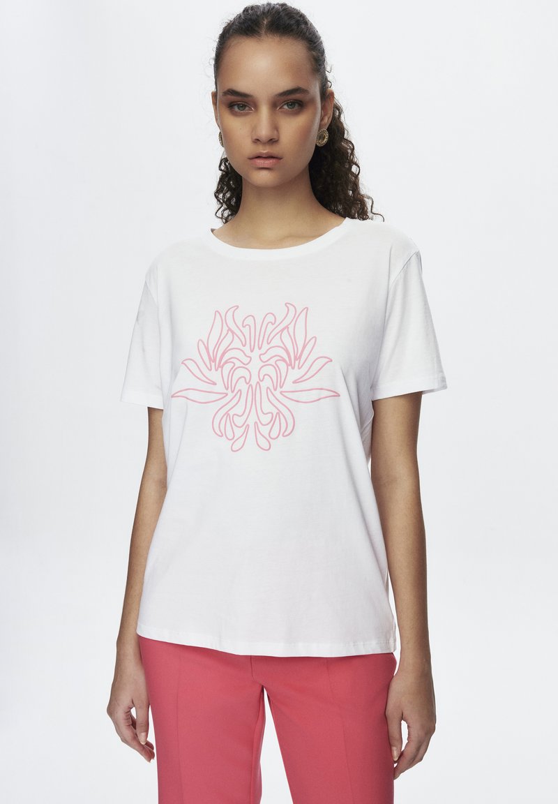 adL PRINTED SHORT SLEEVE - Print T-shirt - white - Zalando