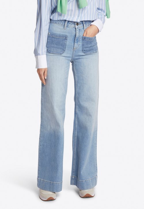 Rich & Royal MIT SOFTEM TOUCH - Flared Jeans - denim blue/blue denim ...
