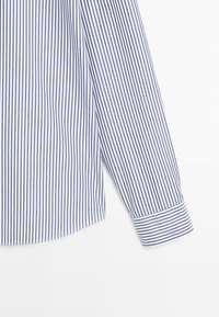 Massimo Dutti REGULAR FIT STRIPED 01998291 - Camicia - dark blue/blu ...