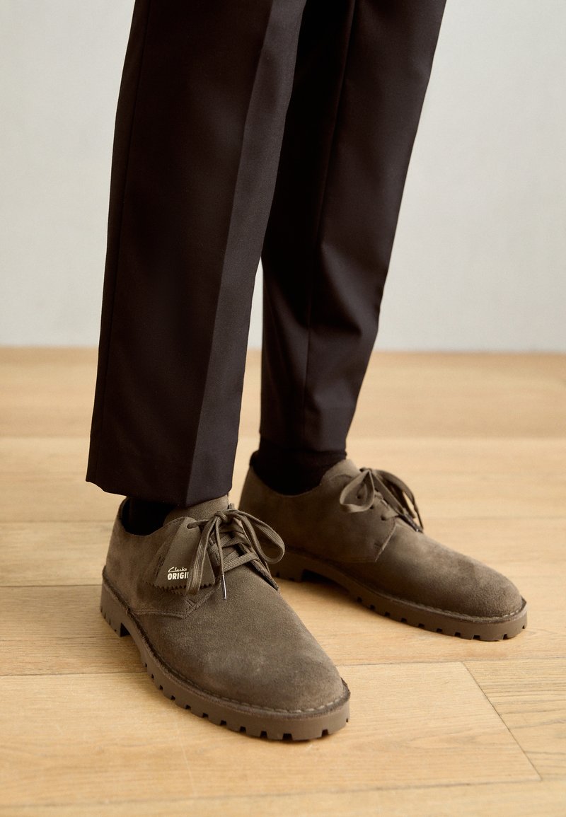 Clarks Originals DESERT ROCK - Stringate - mole grey/grigio - Zalando.it