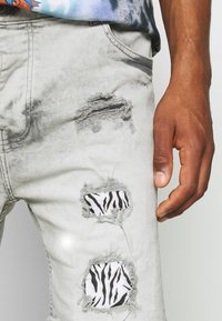 Brave Soul ANGOLA - Shorts vaqueros - light grey/gris claro - Zalando.es