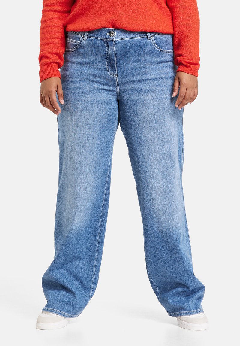 Samoon CARLOTTA - Vaqueros a campana - bleached blue denim/blue denim ...
