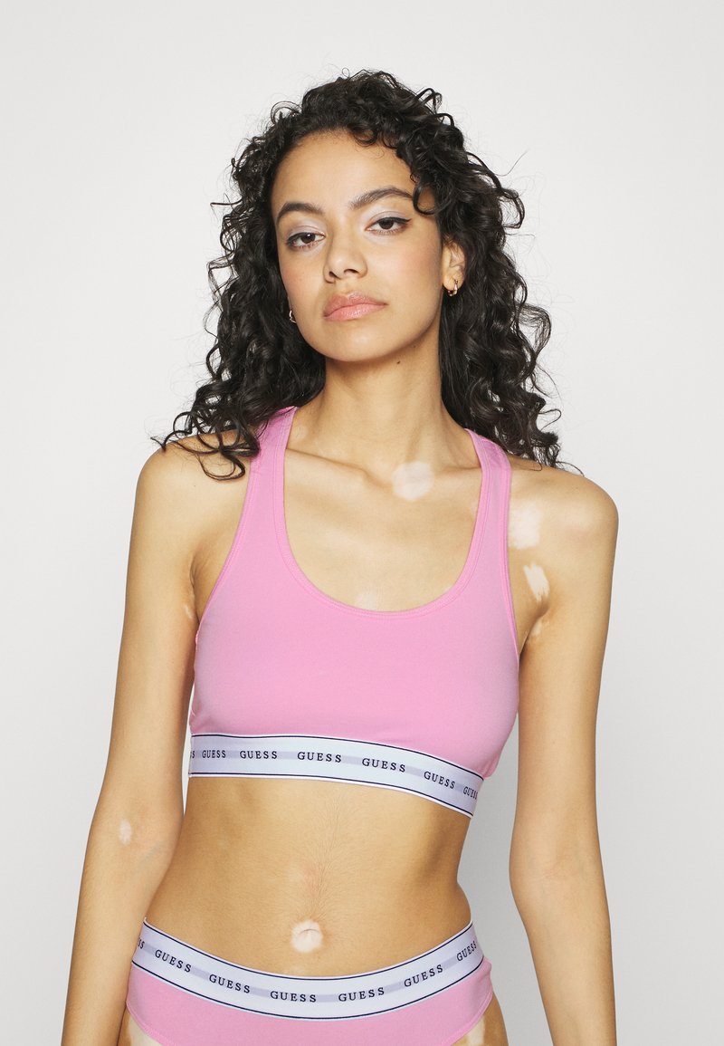 Guess CARRIE BRALETTE Alustoppi Pinky Flower pinkki Zalando fi guess-carrie-bralette-alustoppi-pinky-flower-pinkki-zalando-fi