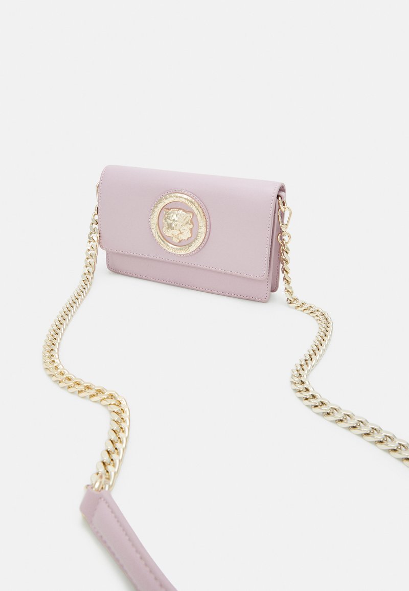 Just Cavalli RANGE ICON BAG WALLET ON CHAIN - Bandolera - pastel liliac ...