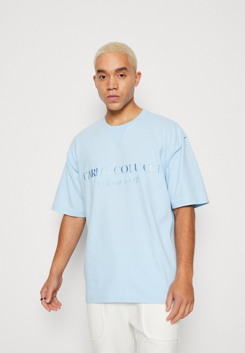 Carlo Colucci UNISEX - Print T-shirt - blue - Zalando.co.uk