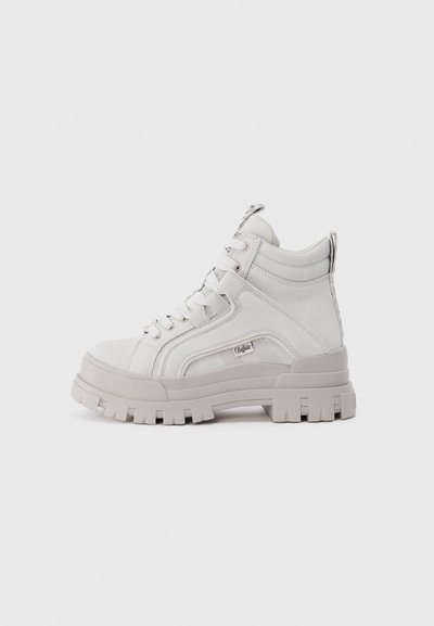 Buffalo ASPHA - Platåstøvletter - white/hvit - Zalando.no